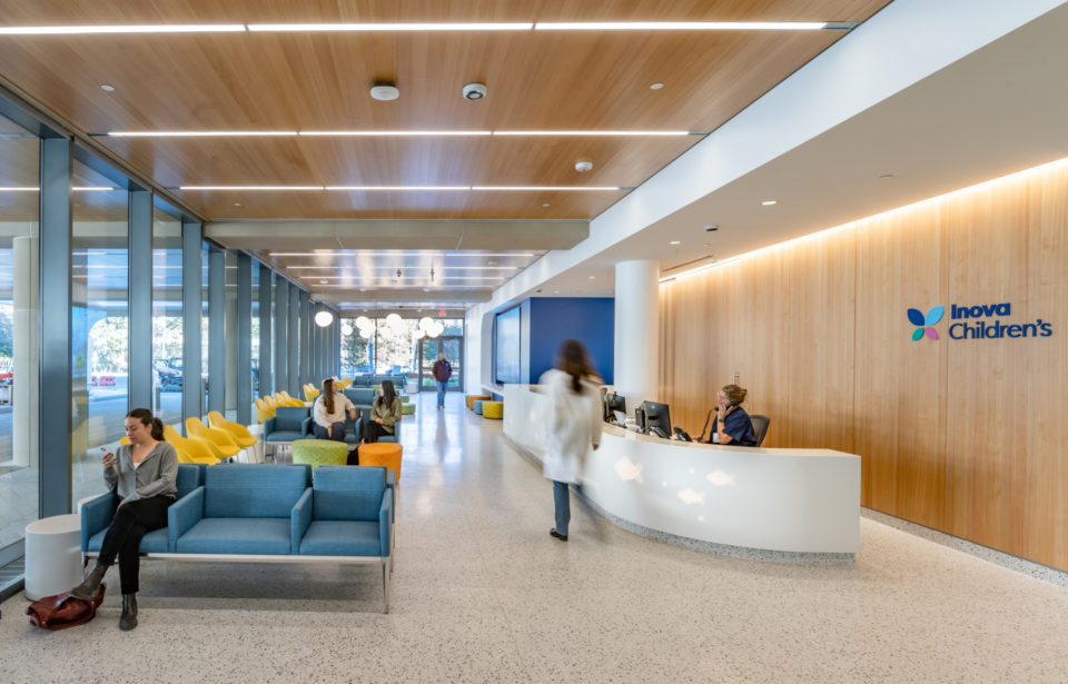 Inova Fairfax Hospital Celebrates the Ribbon-Cutting of new… - ennead