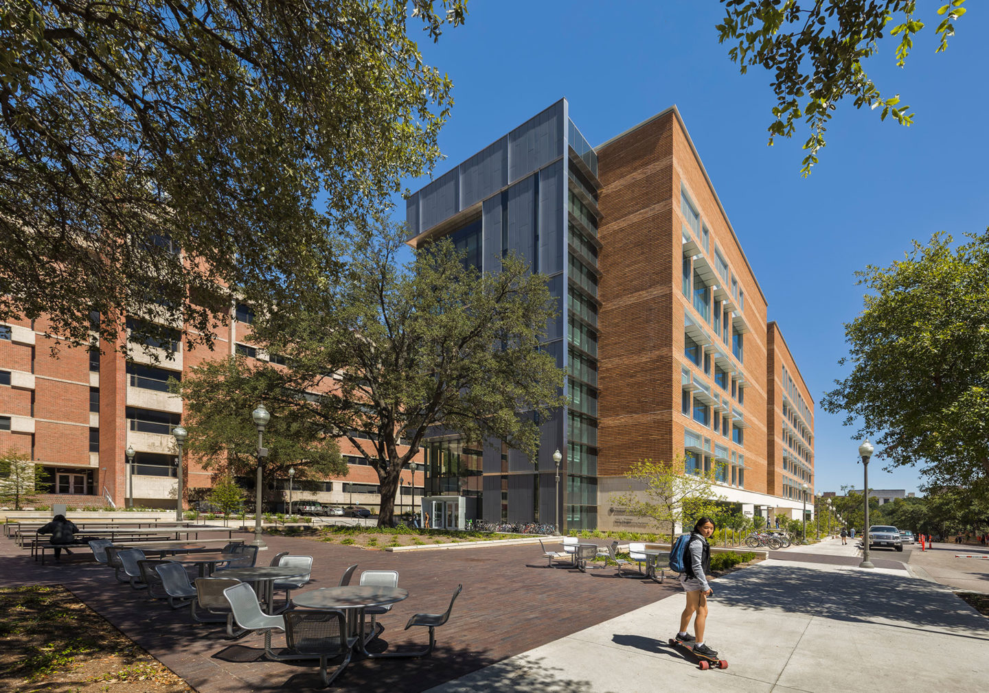 The University of Texas at Austin Gary L. Thomas Energy… - ennead